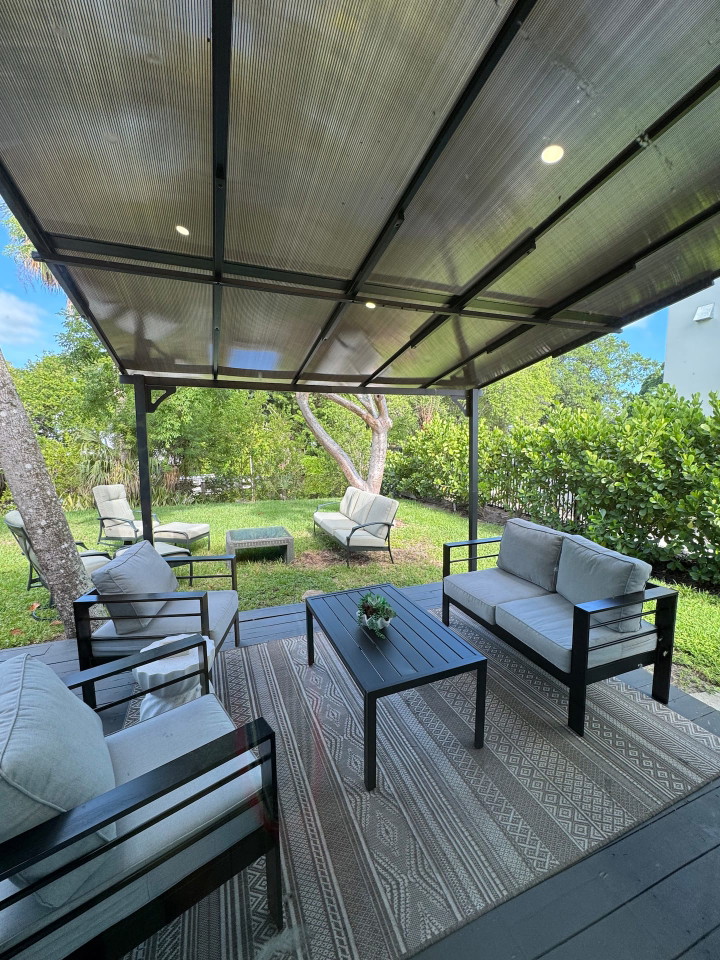 Coastal Stay | 5th Ave & Naples Beach 10 Min Away - Naples, FL
