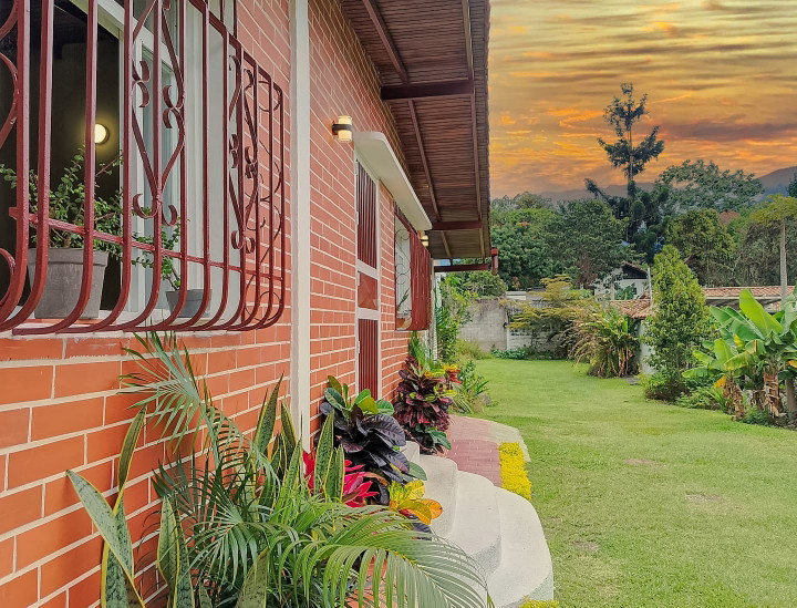 Casa Concordia: Electricity, Water & 400 Mbps Internet - Venezuela