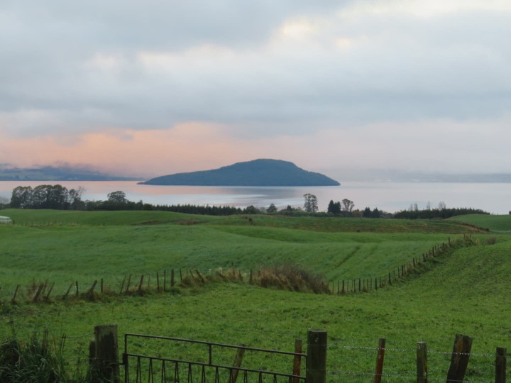 Rimu Cottage Lake Views With Spa - Rotorua