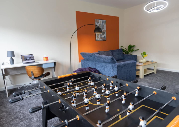 Spacious 2br | 5 Min Drive Gatwick | Free Parking - Redhill