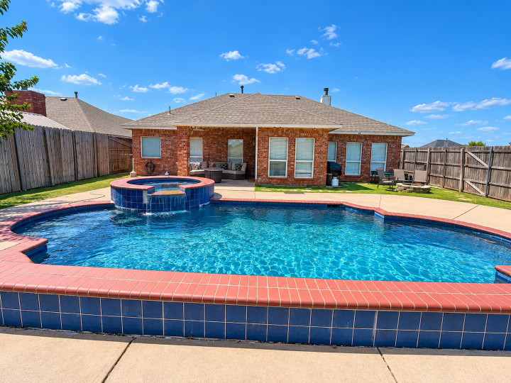 Private Pool Oasis | Peaceful Stay | Quiet Area - Yukon, OK