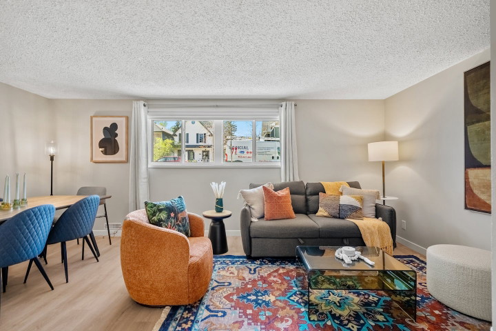 Lower Level Gem! 2 King Beds, Dining, Wifi, - Calgary