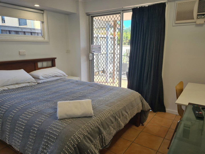 Studio 2 - Self Contained - Walk To Cafes And Beaches - Newcastle