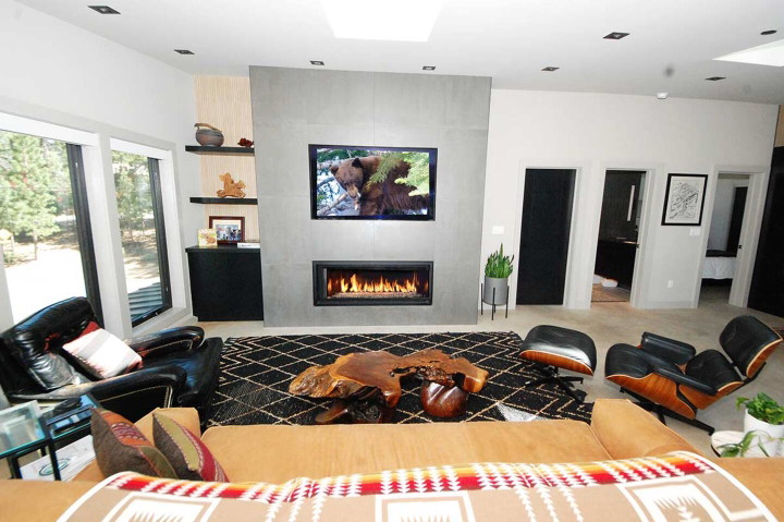 Penthouse Retreat Mountain View & Designer Touches - South Lake Tahoe, CA