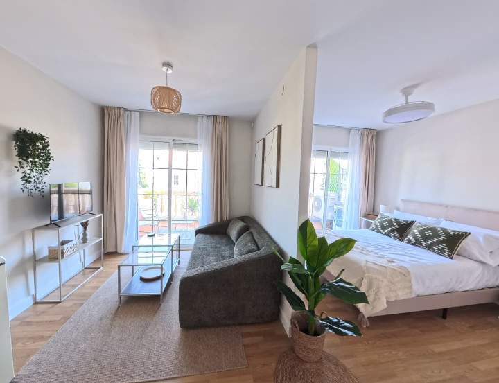 Tivoli Suites 1 · Boutique Studio, Terrace & Pool - Benalmádena