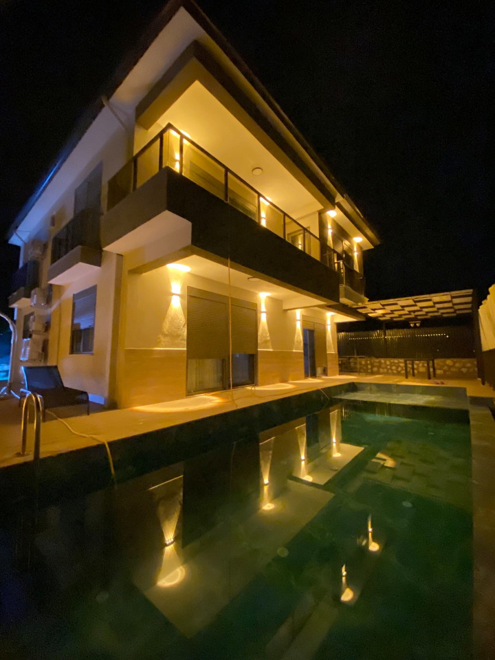 Suha Vi̇lla
Geniş Aileler Için Lüks Villa - Demre