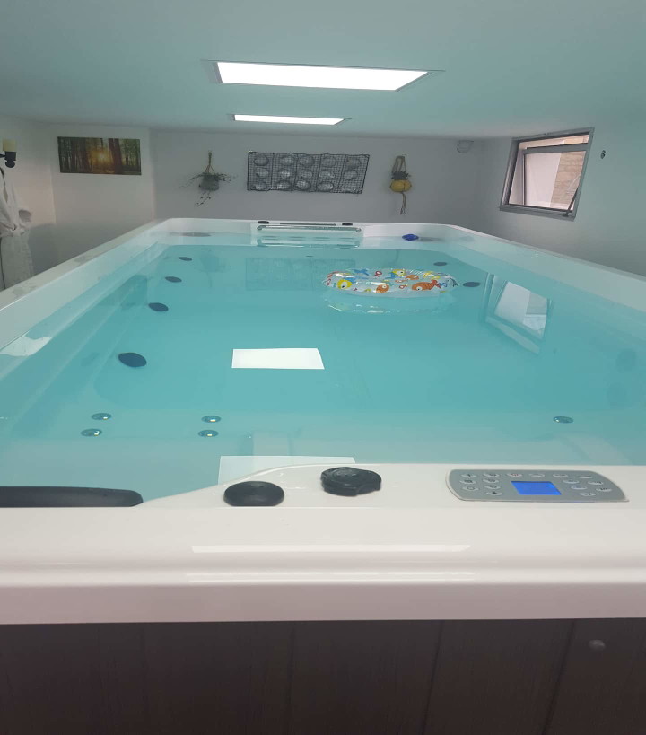 Gîte Avec Spa De Nage Privatif Intérieur - Questembert