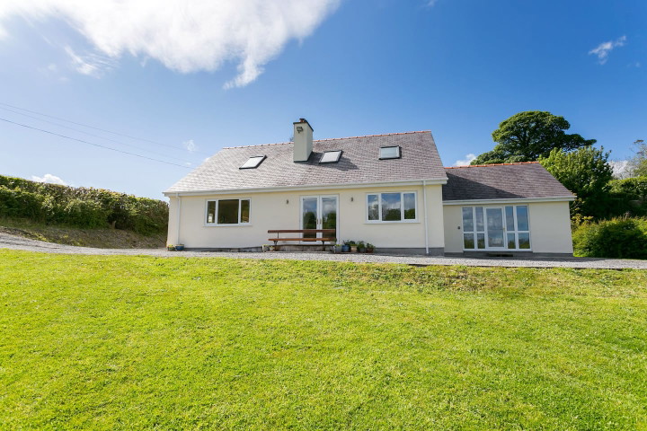 Pant Yr Afallen -  A Coastal That Sleeps 10 Guests  In 4 Bedrooms - Moelfre