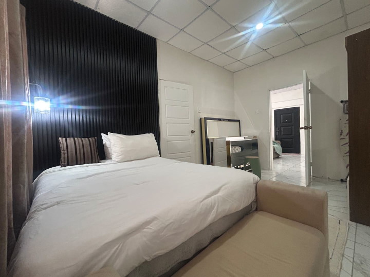 Secured Woodbrook 1br Apt W/free Parking & Laundry - Trinidad and Tobago