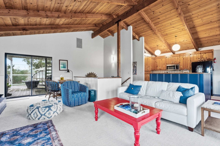 Twin Lakes Surf House - Santa Cruz, CA