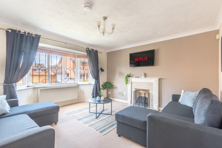 5br Emersons Green Stay | Sleeps 10 - Bristol