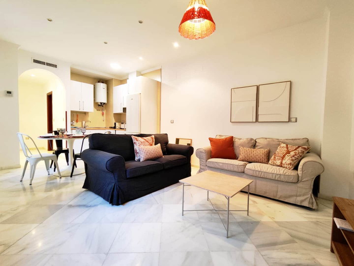 Spacious And Central With Parking Included - 세비야