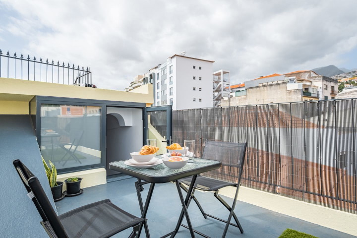City Centre Split-level Apartment 1 With Terrace - Madeira