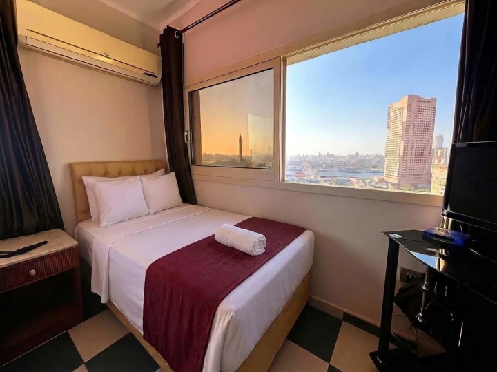 Family Room With Nile View In Downtown Cairo - Cairo