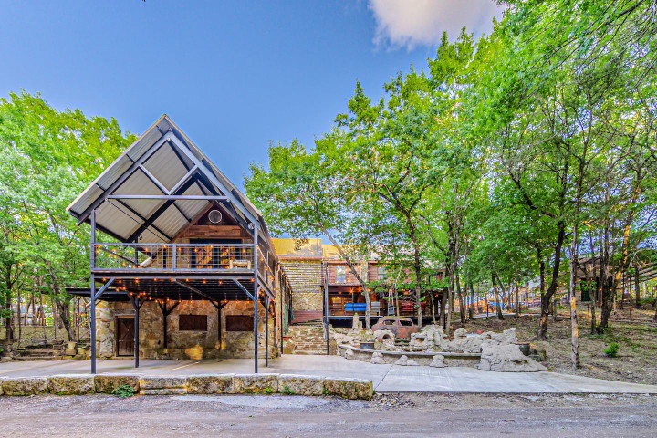 Retreat Hidden Bridge | A Retreat Dfw Experience - Cedar Hill, TX