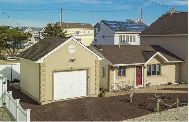 Lovely 3 Bedroom Townhouse, 1 House From The Beach - Jersey Shore, NJ