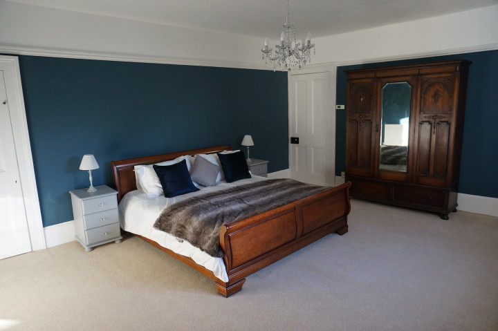 Badminton Farm - Traditional Cotswold Farmhouse - Gloucestershire