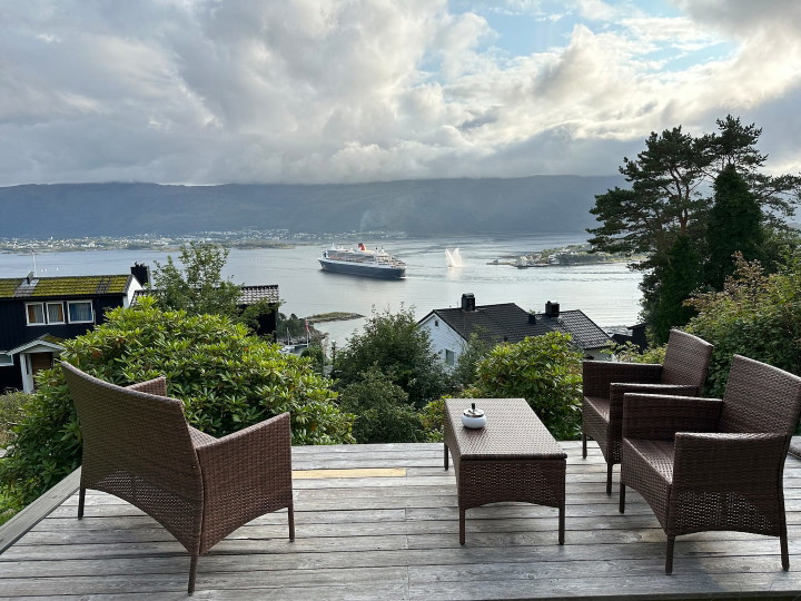 Great Place With View Of The Mountains And Fjord - Ålesund