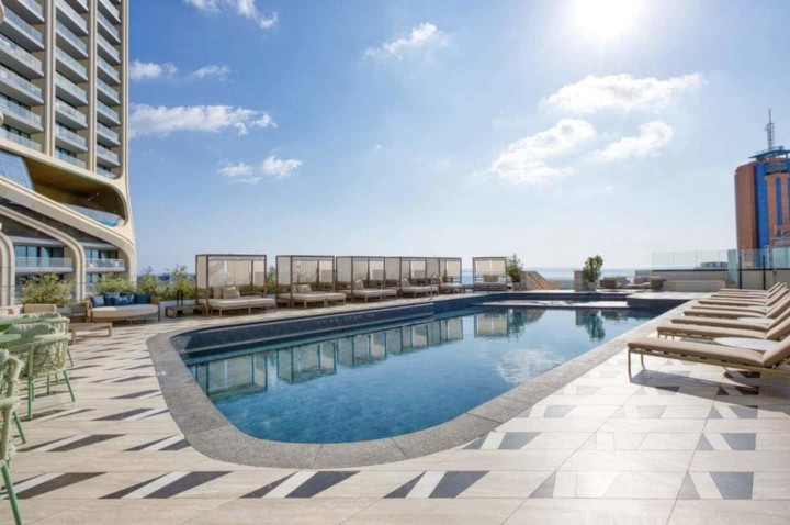 Mercury 319 - 2x Pool Cards Access & Shopping Mall - Malta