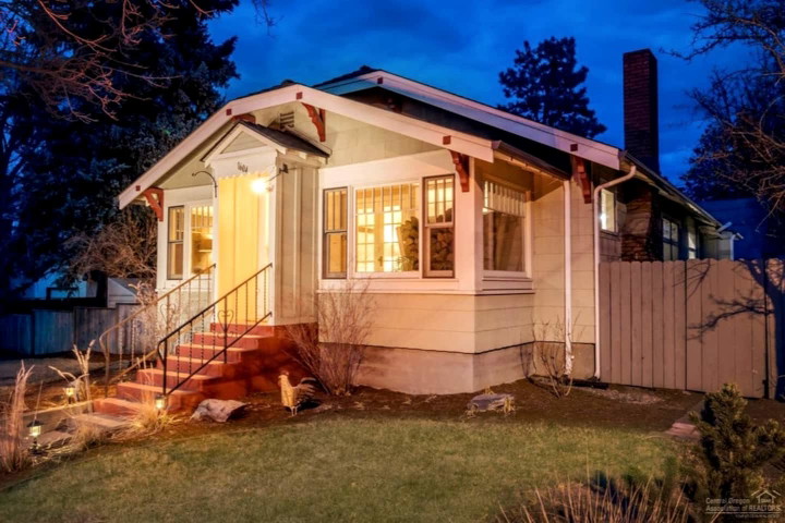 Charming Downtown Bend Bungalow - Bend, OR