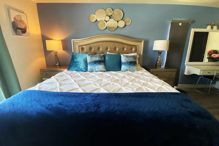 4 Bedroom Townhouse Netflix- 4k Tv King Bed - Costa Mesa, CA