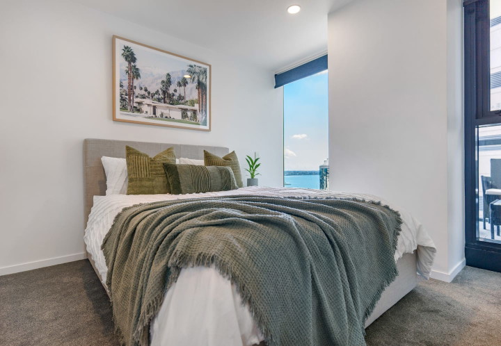 Location! Stunning Apartment With Amazing Views - Auckland