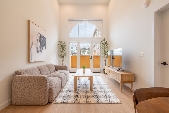 Modern King 1b1b｜pool & Spa｜smart 4k Tvs - Pomona, CA