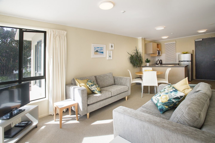 Short Walk To Surf, Harbour, Mt. Base Track & Cafes - Mount Maunganui