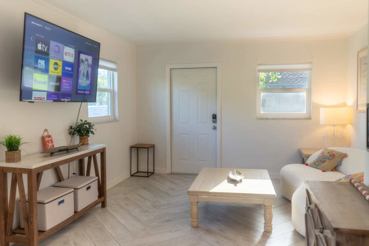 Private Studio/ 3 Miles From Beach #4 - Naples, FL