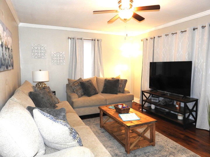Cute & Cozy Cottage Near Downtown & Apsu! - Tennessee