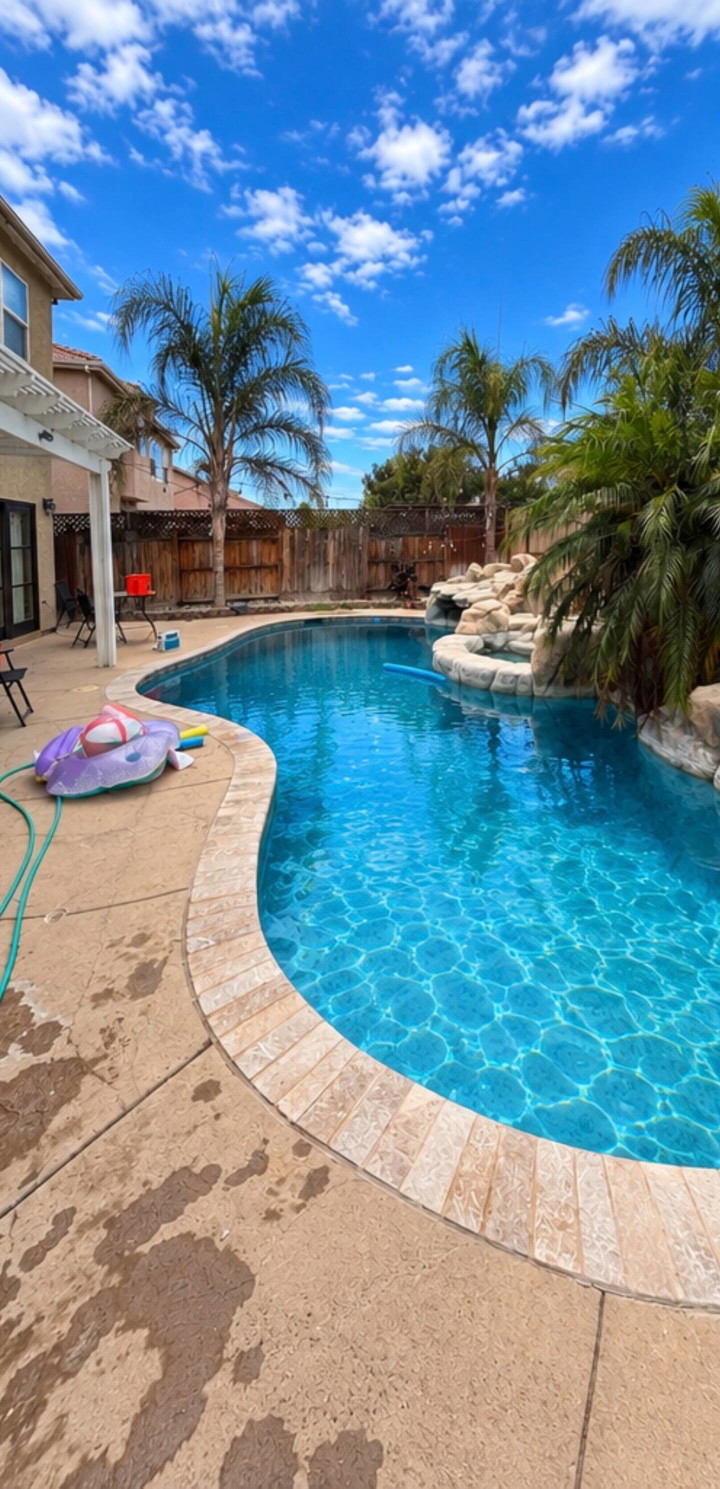 Big Spacious House With Amazing Pool - ロス・バナス, CA