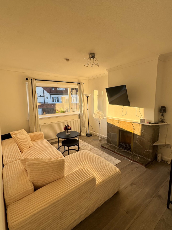 Modern 3br House| Parking| Contractors & London - Londen