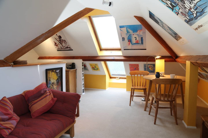 Cosy Attic Flat In A Converted Pub. - Oxfordshire
