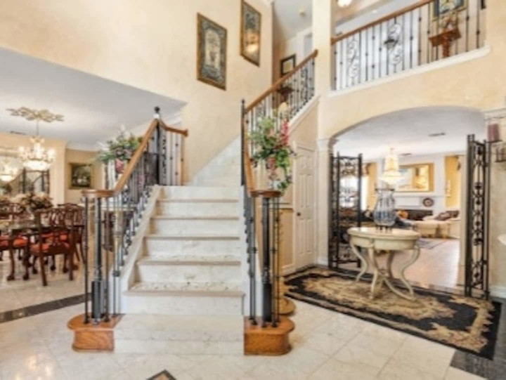 Enjoy Resort  Style Luxury Accommodations At The Estate Home - Arlington, TX