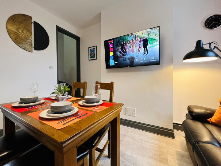 Birkin House - Work Contractors, Families, Groups - Nottingham