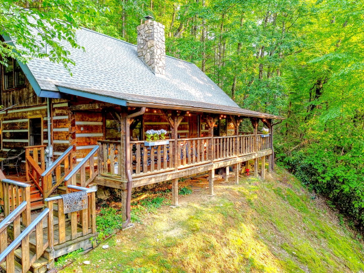 Billiards, Hot Tub - 2 Minutes From Ski Resort ! - Gatlinburg, TN