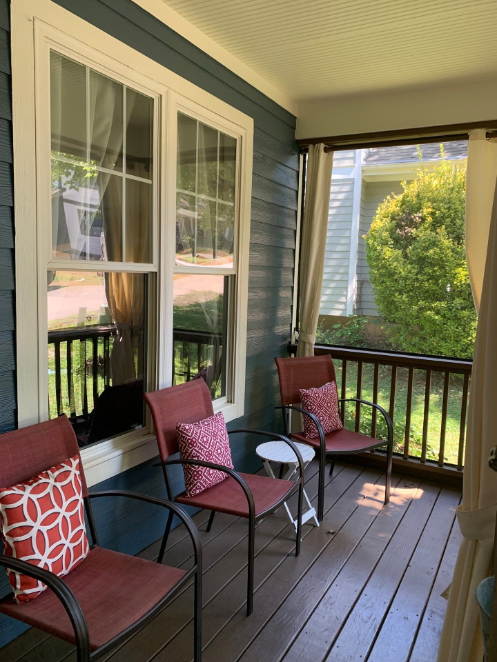 Cozy Front Porch, Fireplace, & Fenced-in Yard - 애슈빌