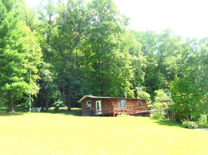 Atwood Cabin Near Amish, Pro Football Hof Canton - Ohio