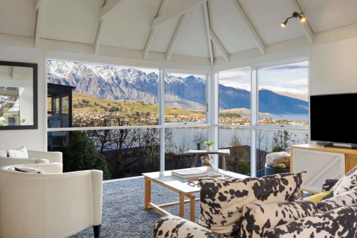 Panoramic Vista - With Hot Tub - Queenstown