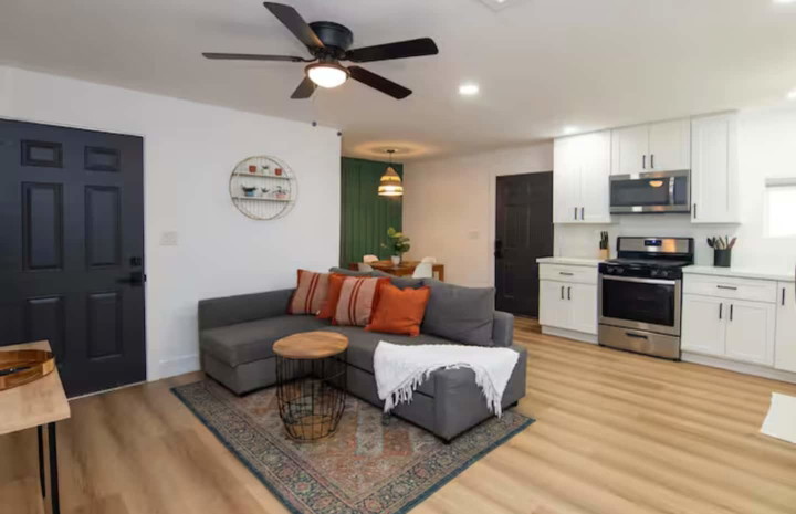 Chic & Comfy One Bedroom Getaway- Central Sd. - San Diego, CA