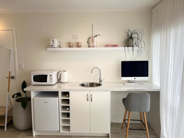 Papamoa Beach Studio | Coastal & Modern Retreat - Papamoa