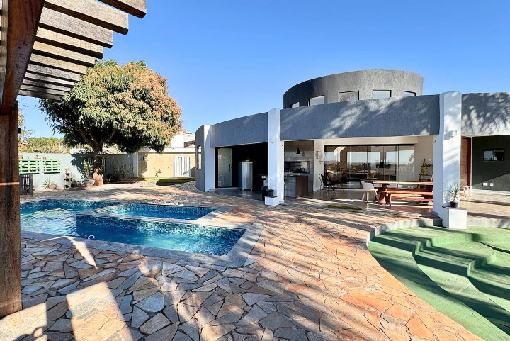 Round House, With Hot Pool, Barbecue Area - Brazil