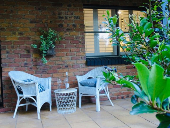 Birdsong In Picture Postcard Maleny - Maleny