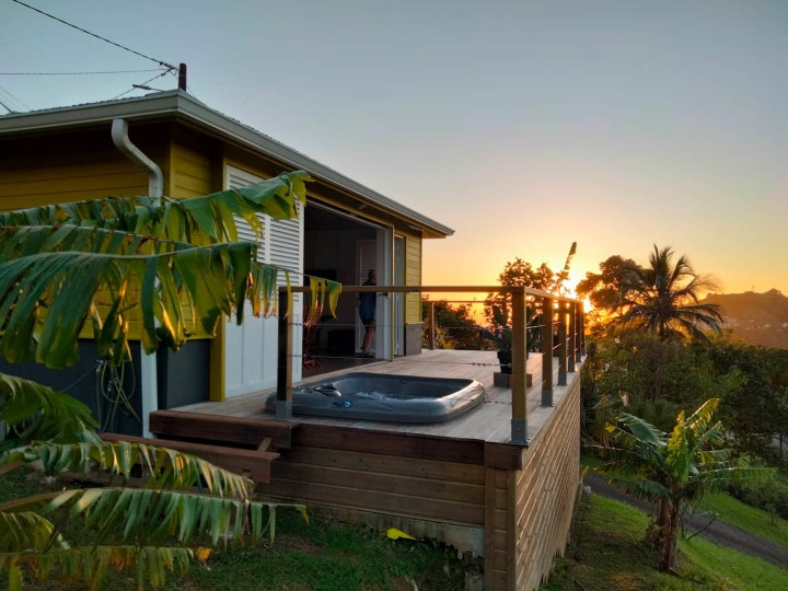 Gîte Créole Bois Avec Jacuzzi 4 Pers - Tilokal - Martinique