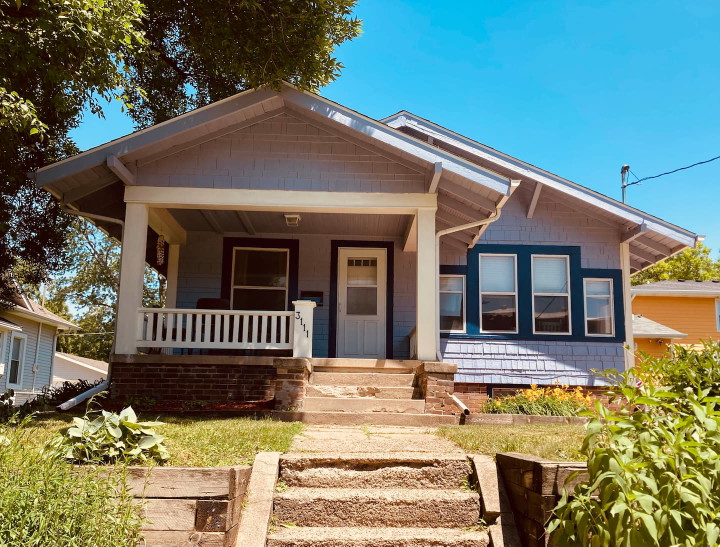 Des Moines Bungalow In Drake University Area - Des Moines, IA