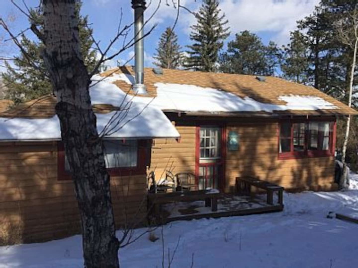 Cozy Rocky Mountain Charming Log Cabin - Estes Park, CO
