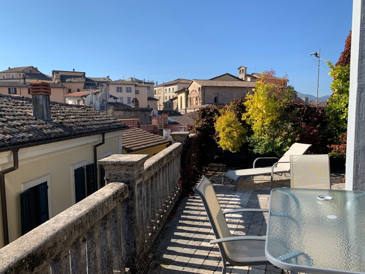 Appartamento Nel Centro Storico Della Città Con Ampia Terrazza - Rieti