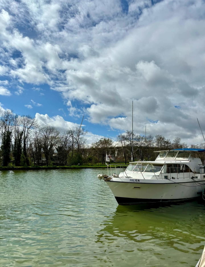 Bateau Charmant - 3 Pièces - Voir Description. - Reims