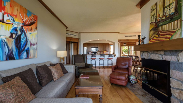 Slope-side Condo With Nearby Lake | ÉQuinoxe 172-5 - Quebec