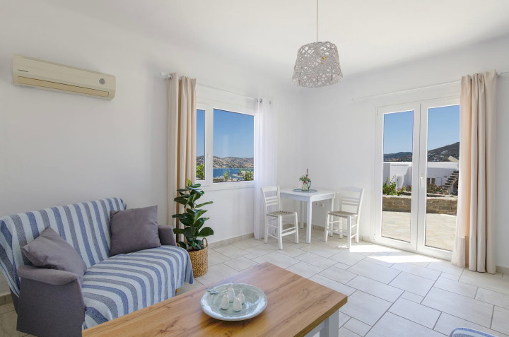 Summer Breeze (Est) - Paros